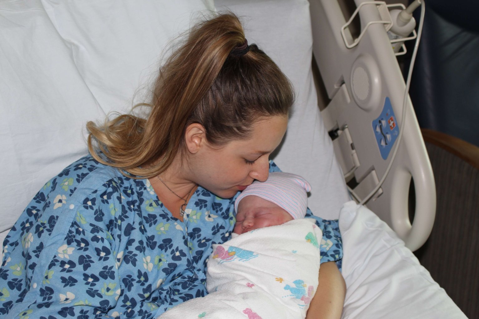 Using a Birthing Mirror During Delivery - Why I Loved It | Welcome to ...